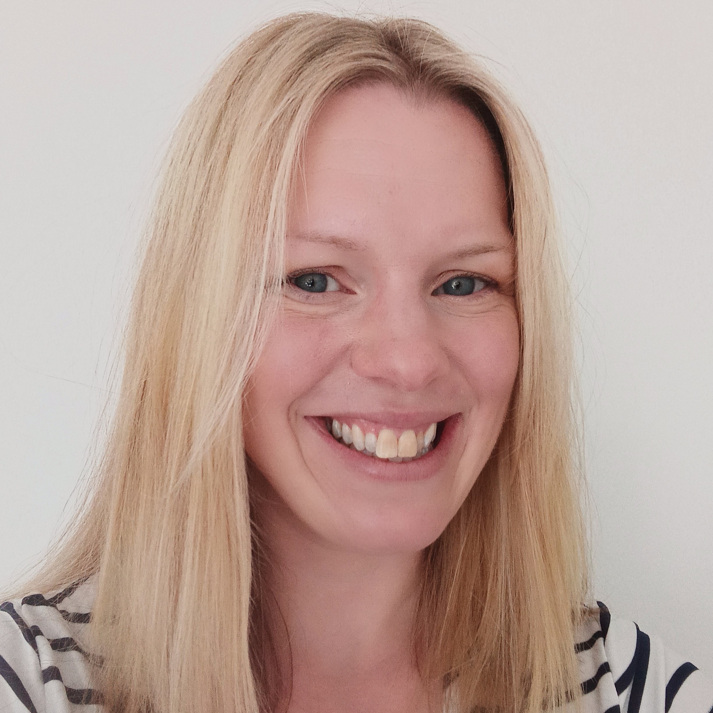 Jennifer Roxburgh's Instagram, Twitter & Facebook on IDCrawl